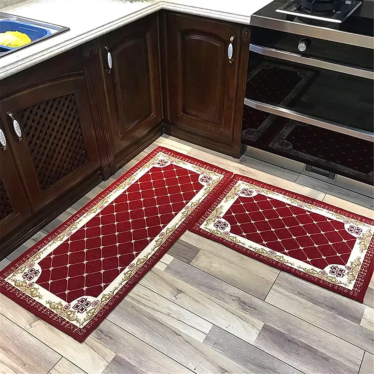 Tyrafry 19.6'' x 31.4'' Classic Traditional Area Rug Kitchen Rug Slip Resistant Durable Floor Mat Soft Plush Machine Washable Microfiber Doormat, Red