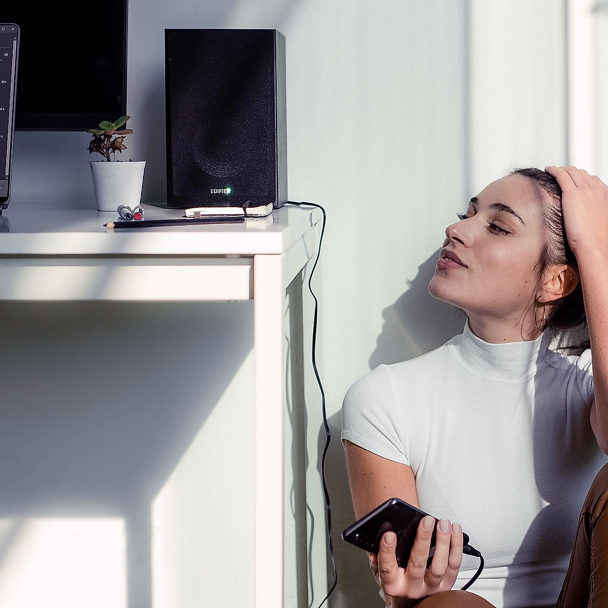 Edifier R980T 4" Active Bookshelf Speakers - 2.0 Computer Speaker - Powered Studio Monitor (Pair)