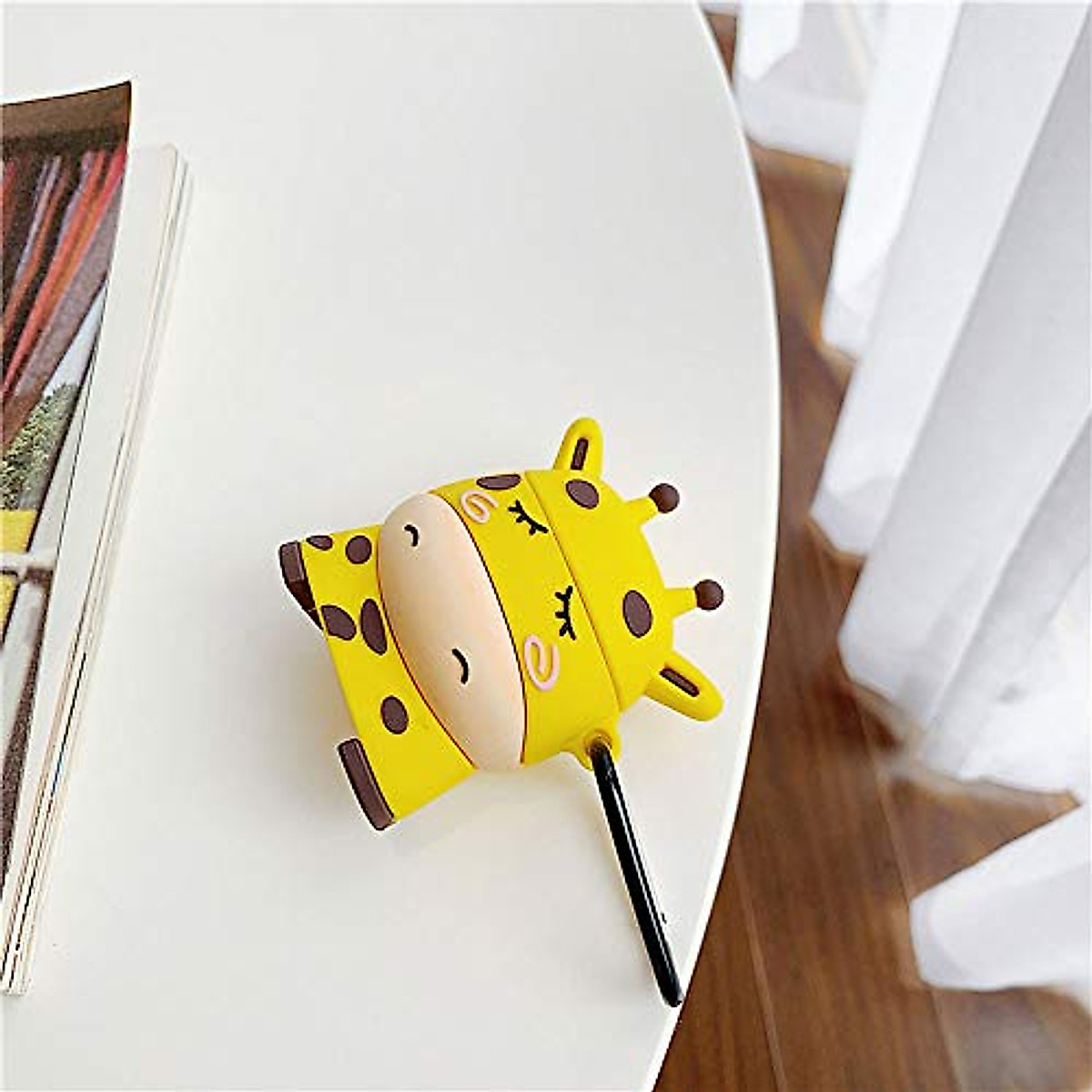 TOUBN Wireless Charging Earphone Case, Cute Cartoon Giraffe Design Soft Silicone Full Body Protective Cover for Airpods 1 & 2, Airpods Protector with Hook (Giraffe)