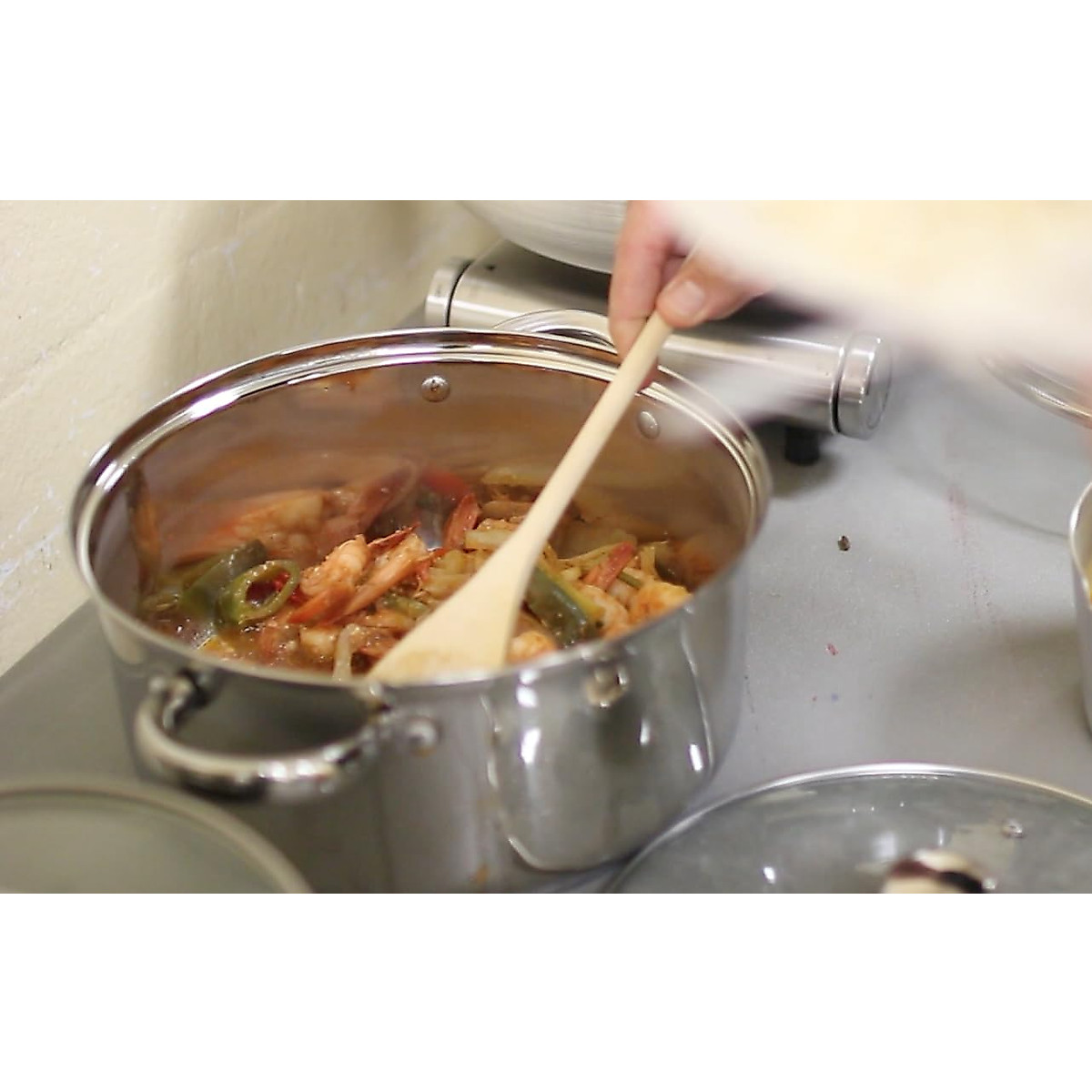 Bene Casa Classics Stainless Steel Dutch oven with Glass lid. 3 Quart