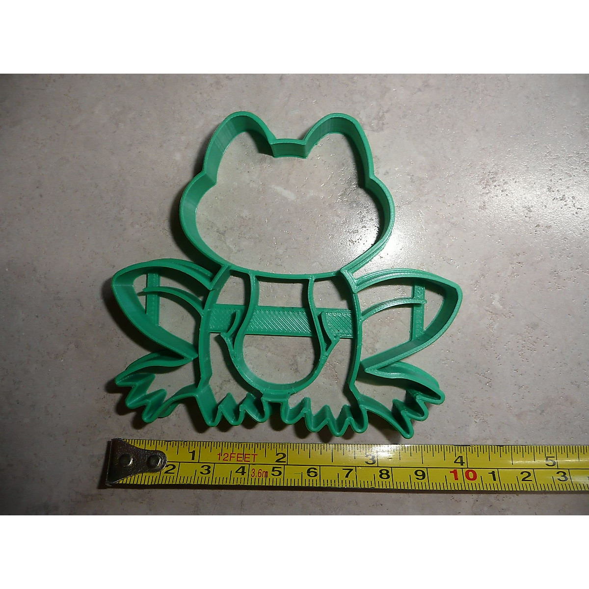 FROG WITH DETAIL AMPHIBIAN COOKIE CUTTER MADE IN USA PR4460