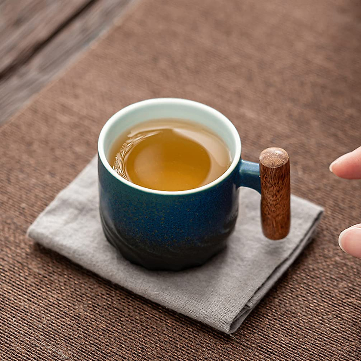 Hemoton Chinese Tea Cup Cup Ceramic Tea Mug Wood and Ceramic Materials The Glass Coffee Mugs e Heat- Home Wooden Handle Tea Mug Concentrate Ceramics Travel Mug Decorate Lovers