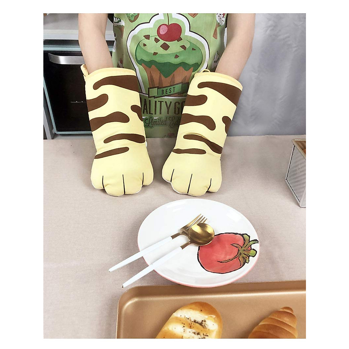 Thick Cotton Oven Mitts Cute Cat/Paw Design Baking Gloves Heat Resistant Cooking Gloves Potholder Funny Grilling Microwave Mittens Backer Kitchen Tools, 1 Pair