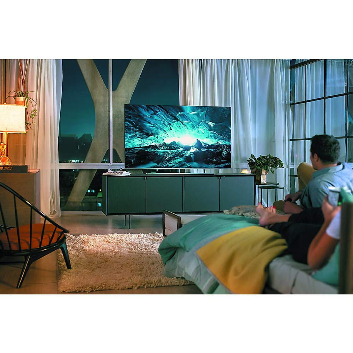 Samsung Flat 55-Inch 4K 8 Series UHD Smart TV with HDR and Alexa Compatibility - 2019 Model