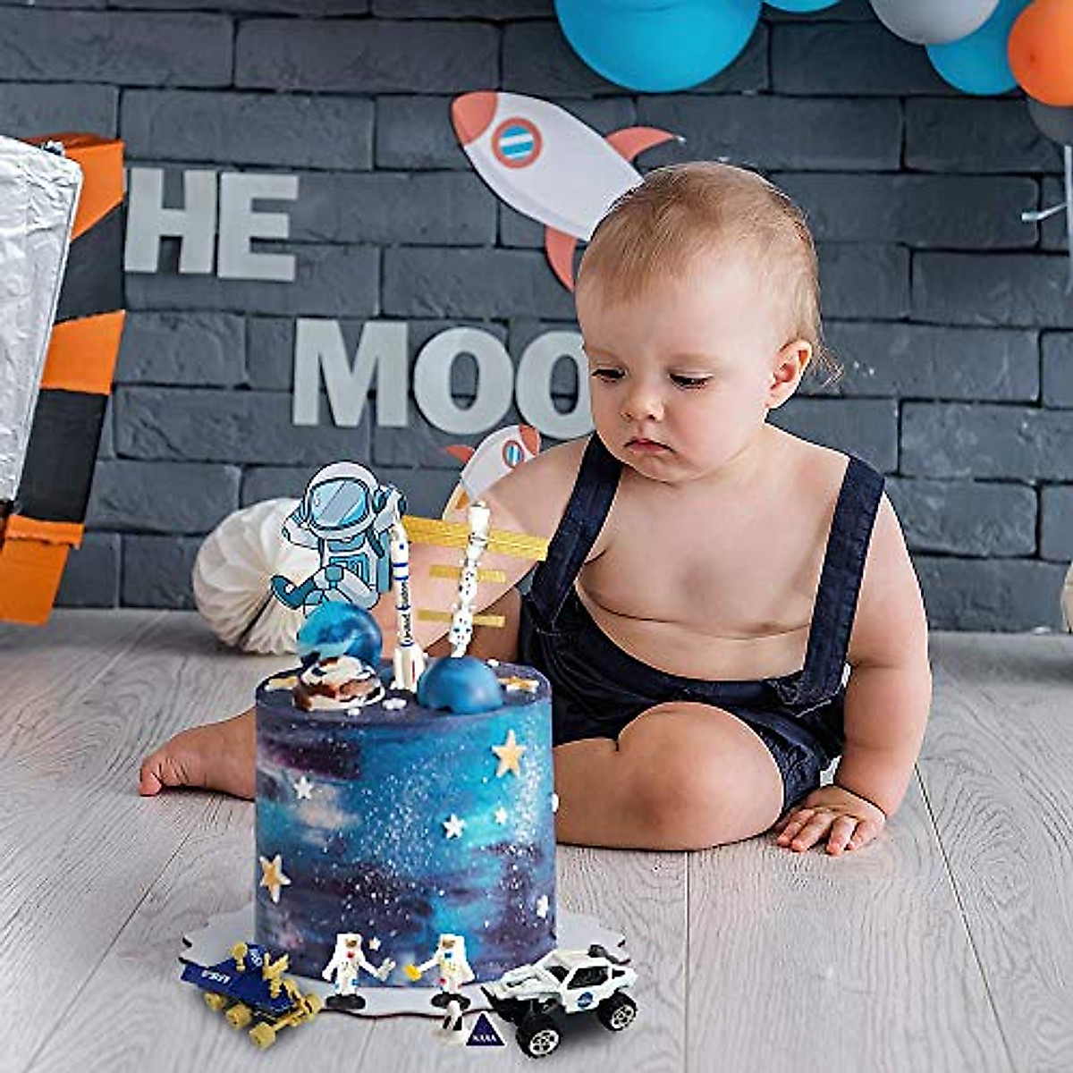 ArtCreativity 10 Pc Space Explorer Toy Kit, Pretend Play Set with Astronaut Figurines, Robotic Exploration Truck, Diecast Metal Vehicle, NASA Sign and More, Best Gift for Exploring Boys and Girls