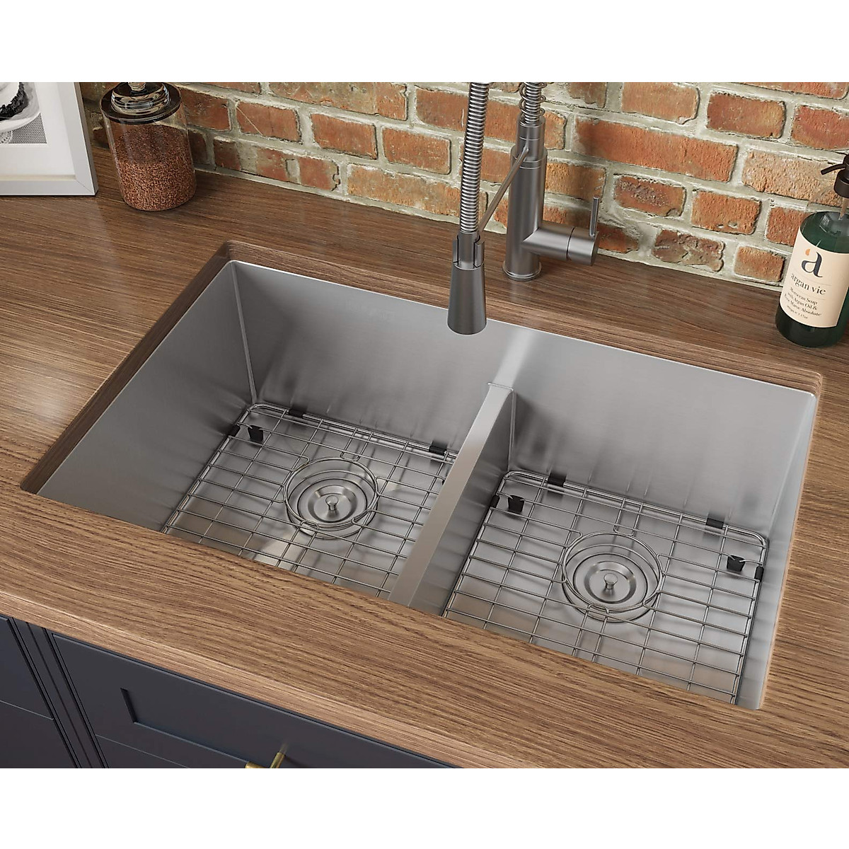 Ruvati 30-inch Low-Divide Undermount Tight Radius 50/50 Double Bowl 16 Gauge Stainless Steel Kitchen Sink - RVH7355