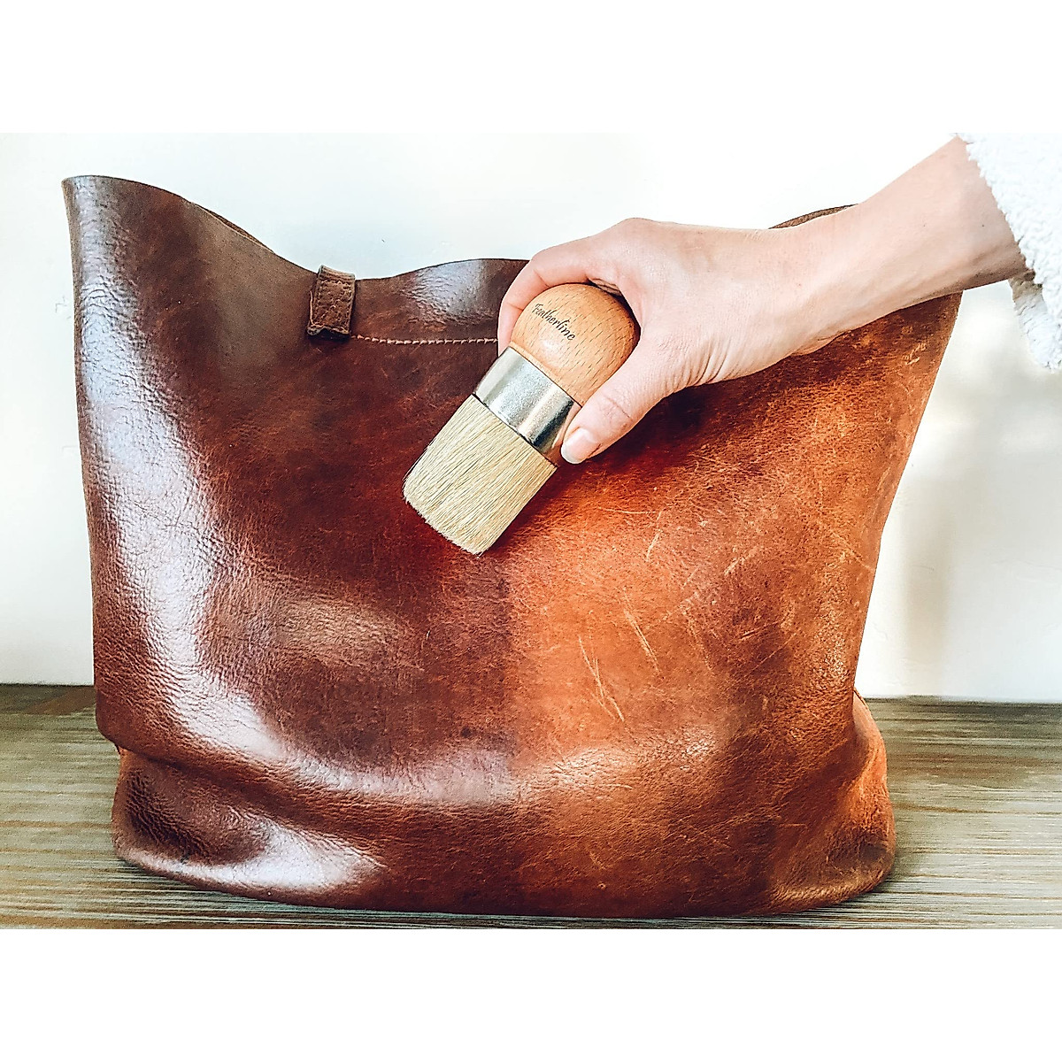 Skidmore's Original Leather Cream | All Natural Non Toxic Formula | Leather Conditioner Cleans, Moisturizes, and Protects Your Leather | 16 Ounces (1 Pint)