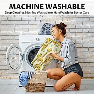 Giraffe Blanket Gift - 40 x 50 Inches Cute Throw Blanket for Kids, Boys & Girls - Yellow Soft Fuzzy Funny Animals Blankets for Bed, Couch & Travel