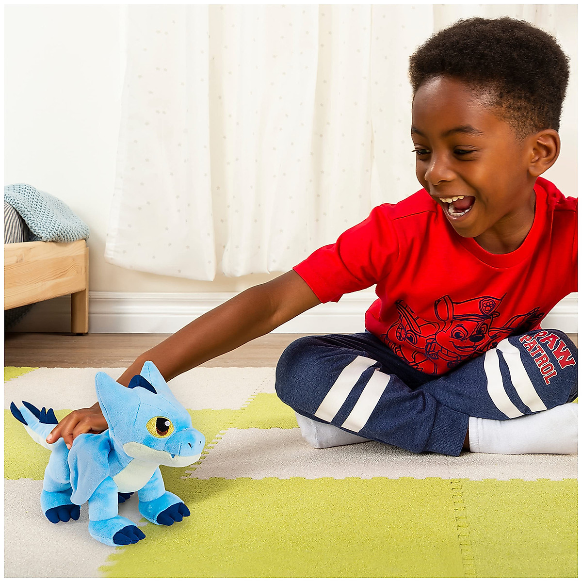 Dreamworks Dragons Rescue Riders, Deluxe Winger 15-inch Plush Dragon with Moving Wings