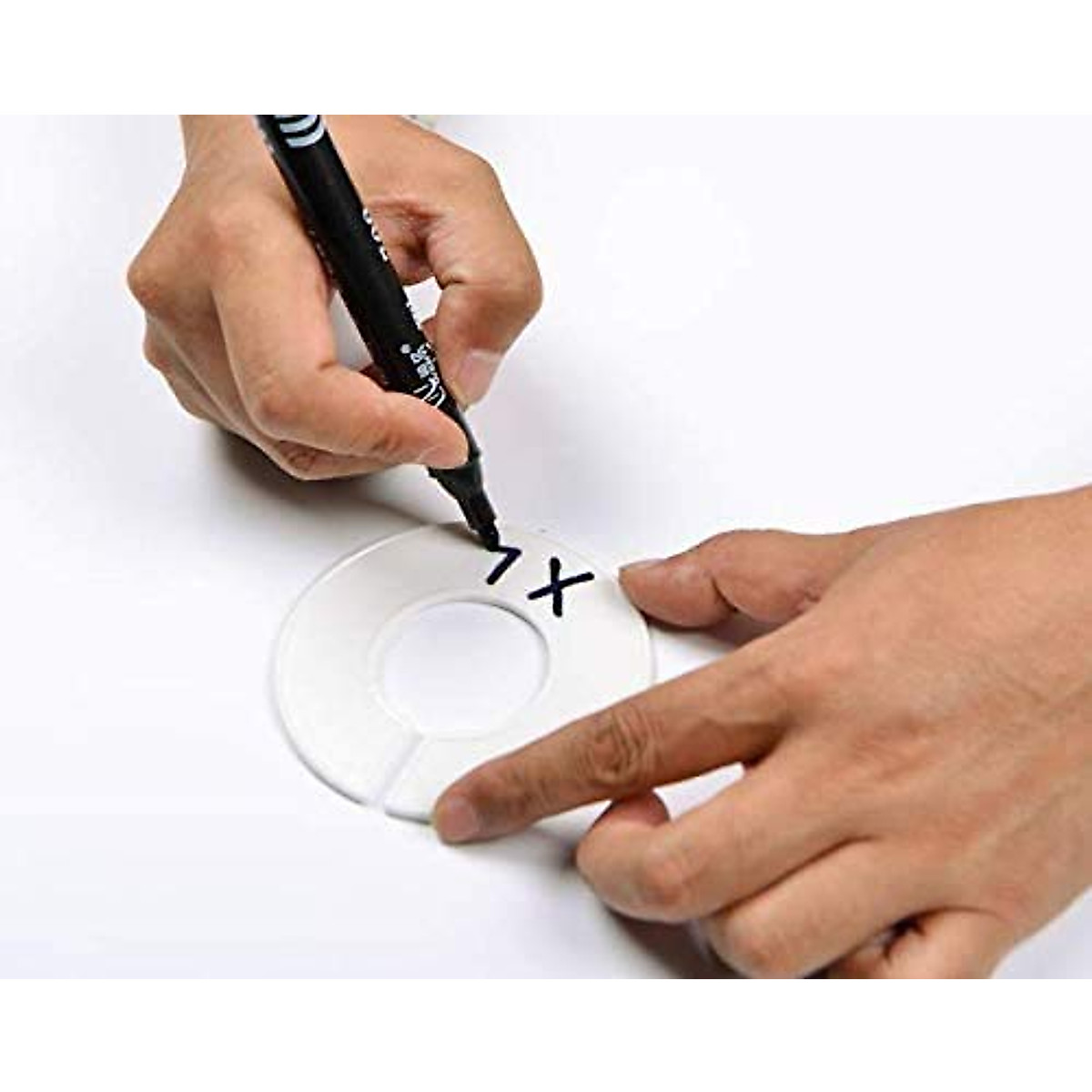 QUUPY 10Pcs White Plastic Clothing Rack Size Dividers Closet Organizer Hanger Separator Divides Clothing Rod Round Hangers Closet Dividers for Home Closets Clothing Shops Clothing Rack