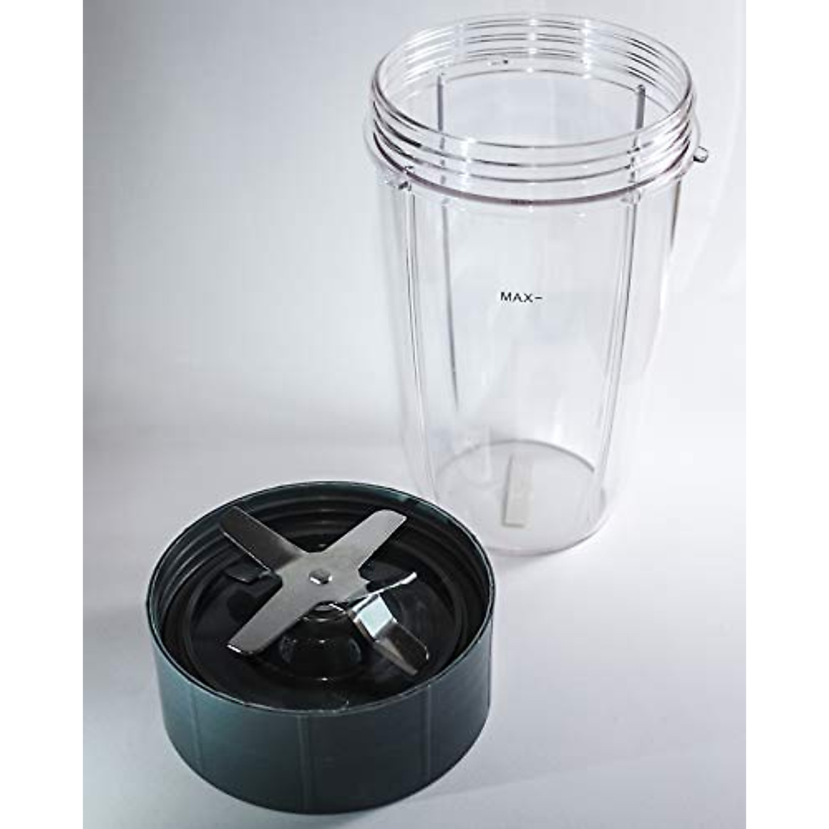 Replaceable Blade Cup Set B9TECH for NutriBull, 32 oz. Suitable for Nutribullet 600 W / 900 W models. Quick change of cup and knife blender kit.