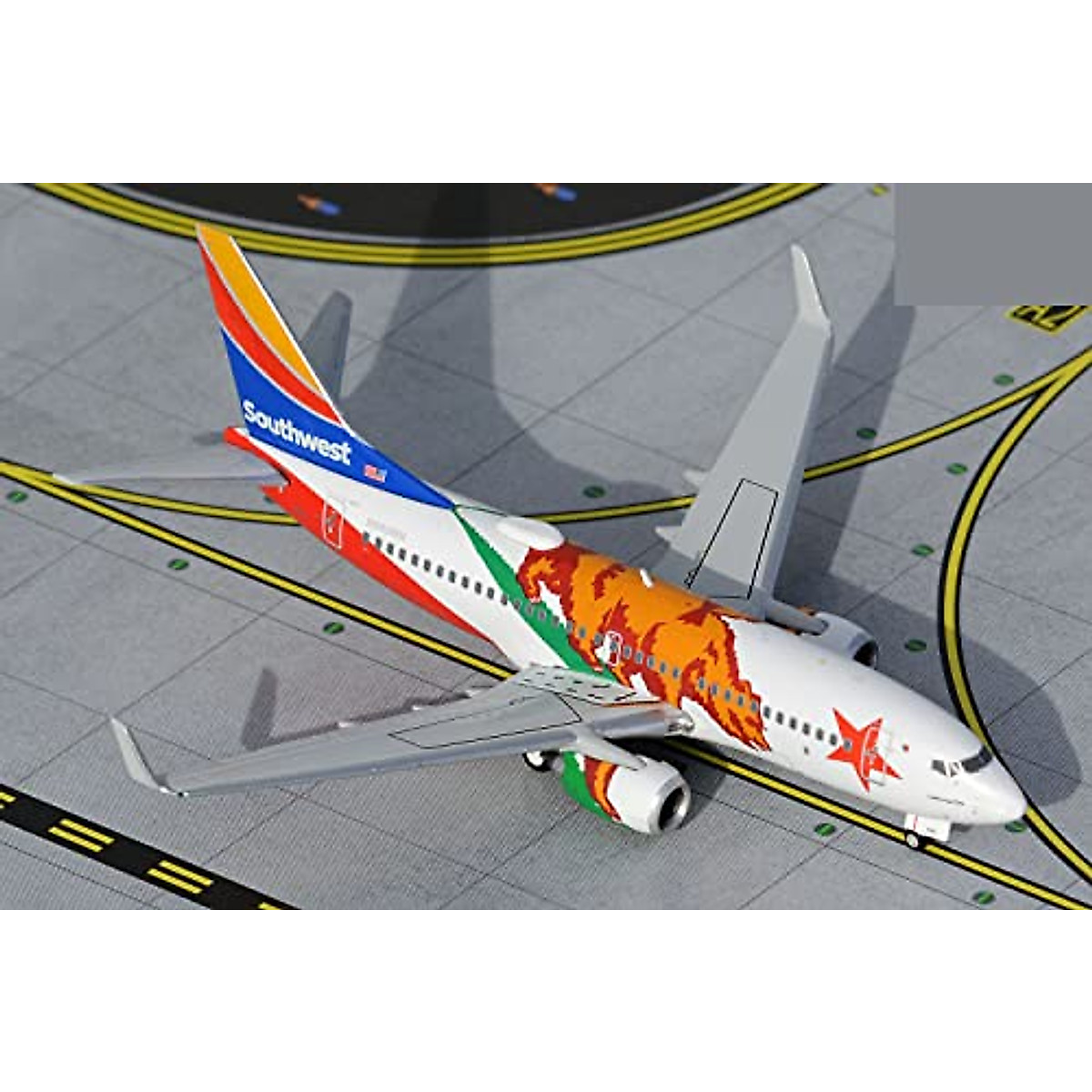 GeminiJets GJSWA2020 Southwest Airlines Boeing 737-700 California One N943WN; Scale 1:400