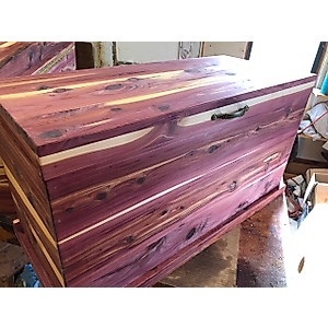 Cedar chest, hope chest, blanket box, bedroom furniture, toy chest, trunk, living room furniture