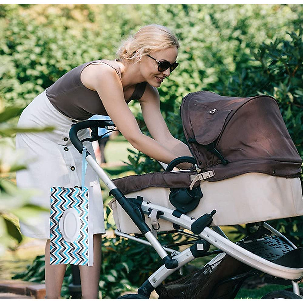 Baby Wipes Dispenser, On-The-Go Wipes Dispenser ,Portable Wet Reusable Refillable Wipe Holder Container for Diaper Bag Lightweight Travel Wipe Pouch Cases