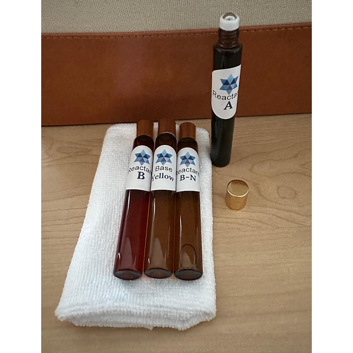 Precision Spot Dye Pen | Bleach Stain Repair Kit | for Spots and Drips Smaller Than Pea Size | for Medium Beige, Gray, tan