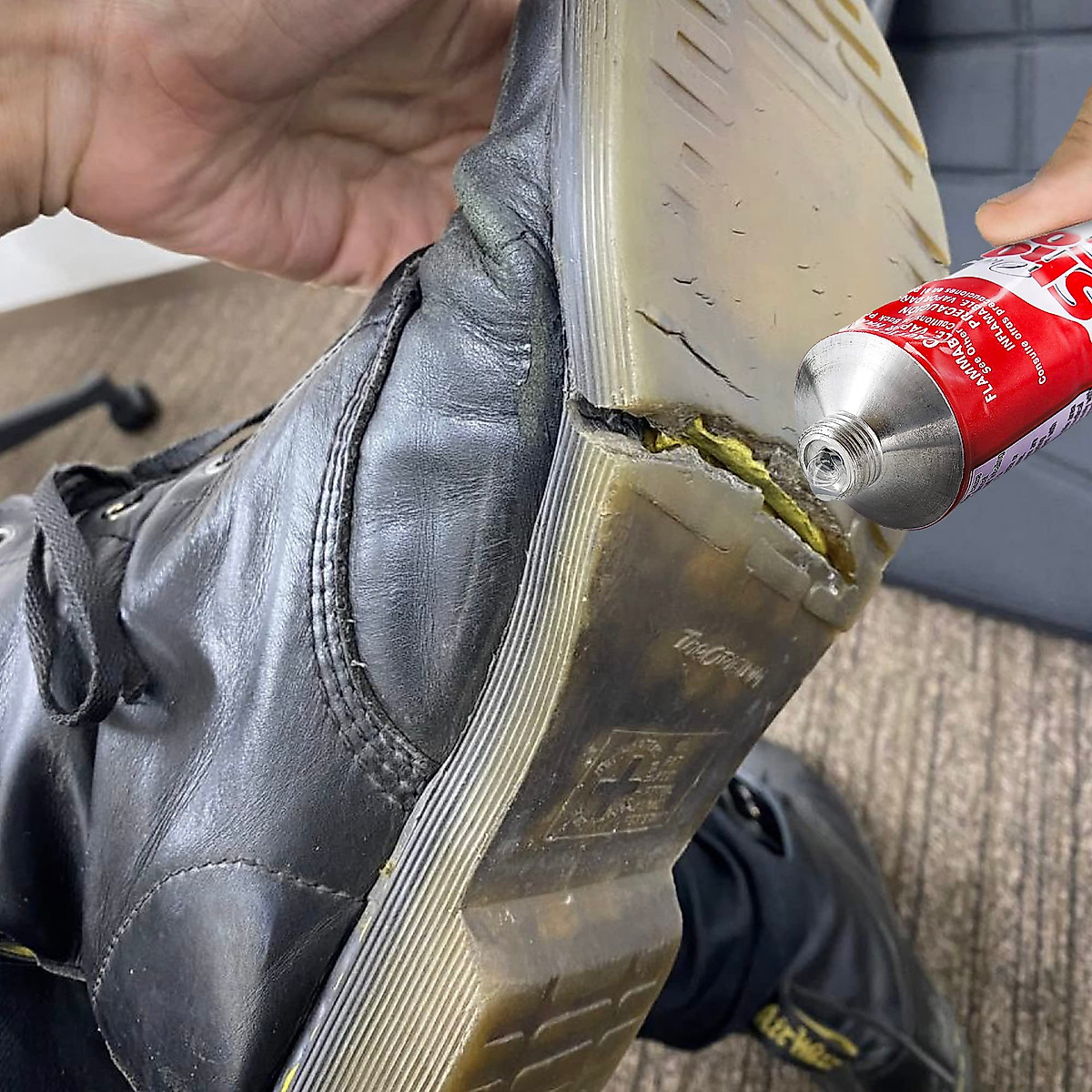 Shoe Goo Repair Adhesive for Fixing Worn Shoes or Boots, Clear, 3.7 Ounce (109.4mL), 10 Snip Tip Applicator Tips and Pixiss Spreader Tools Set.