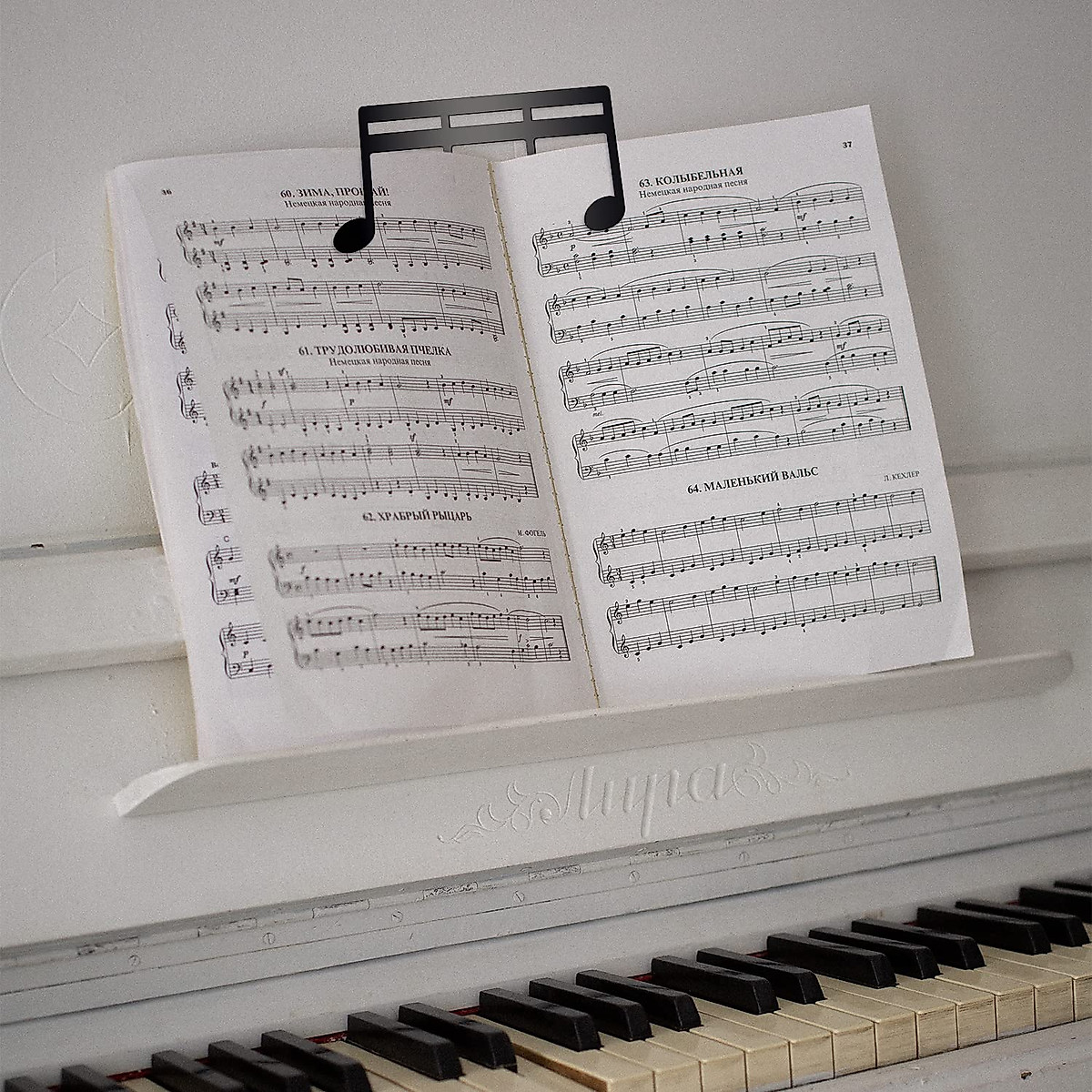 Metal Music Book Clip, Music Stand Clips Sheet Music Clips for Outdoor Playing, Note Paper, Books Piano, Guitar, Violin, Keyboard (Black)