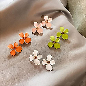 coadipress 8 Pairs Flower Stud Earrings Set for Women Bohemian Matte Flower Earrings With Gold Faux Flower Bud Chic Daisy Earrings Jewelry Gifts (8 Pairs Flower Studs)