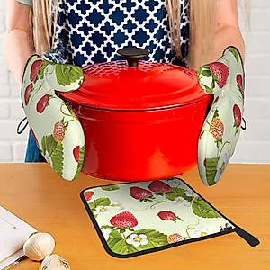 YILEQUAN Lovely Strawberry Print Oven Mitts and Pot Holders Sets,Kitchen Oven Glove High Heat Resistant 500 Degree Oven Mitts and Potholder,Surface Safe for Baking, Cooking, BBQ,Pack of 3, One Size