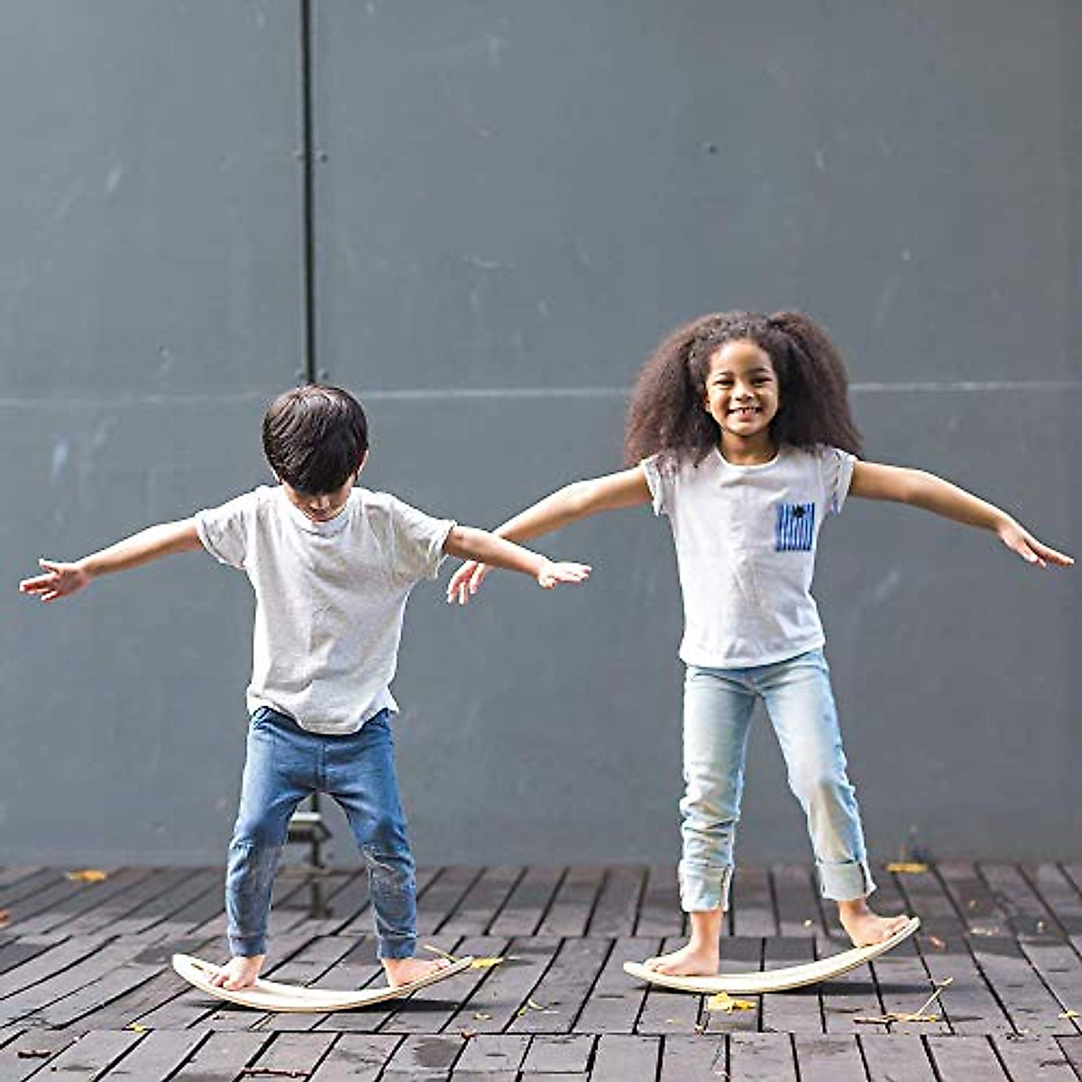 Amazon Basics Gross Motor Case Pack, Mini Golf, Walking Cups, Balance Board, Meadow Ring Toss, Meerkat Bowling