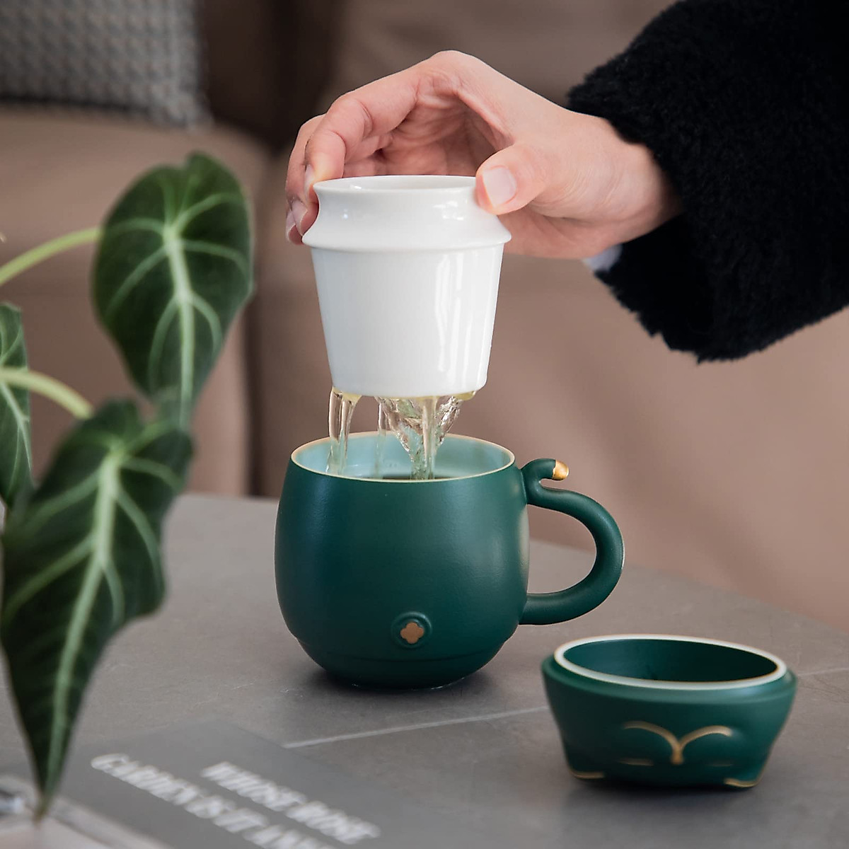 HEER Ceramic Tea Cup with Infuser and Lid, Cute Lucky Cat Coffee Mug Gift for Cat Lovers, Chinese Loose Leaf Tea Steeper. (Green)