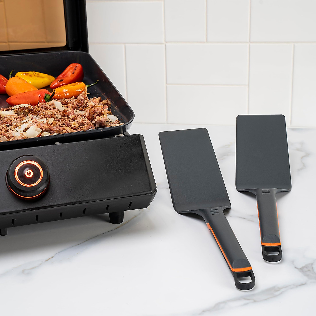 Blackstone Griddle Accessories 8202 E-Series 4-Piece Blackstone Tool Kit, Includes 2 Spatulas, Tongs, and Scraper, with Blackstone Griddle Gloves