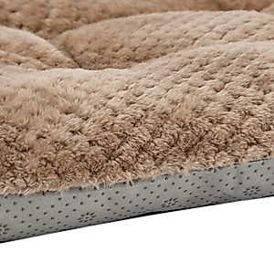 WONDER MIRACLE Fuzzy Deluxe Pet Beds, Super Plush Dog or Cat Beds Ideal for Dog Crates, Machine Wash & Dryer Friendly (15" x 23", S-Mocha)