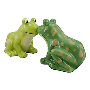 Set Of 1 Green Tree Frogs Toads Kissing Ceramic Salt And Pepper Shakers