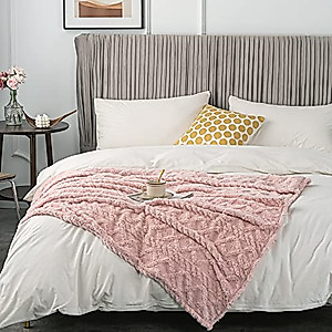 DaysU Sherpa Fleece Blanket, Throw Blanket for Couch, Sofa, Bed, Lightweight Soft Cozy Warm Fuzzy Blankets for Camping, Picnic, Travel, Pink Jacquard, 60” x 80”