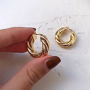 NewZenro Chunky Twist Knot Love 5mm Thick Fashion 14K Gold Plated Huggy Rope Small Hoop Earrings for Women Sensitive Ear Dainty Click Top Huggie Hoops Hypoallergenic Fashion Trendy Jewelry Gifts 23mm