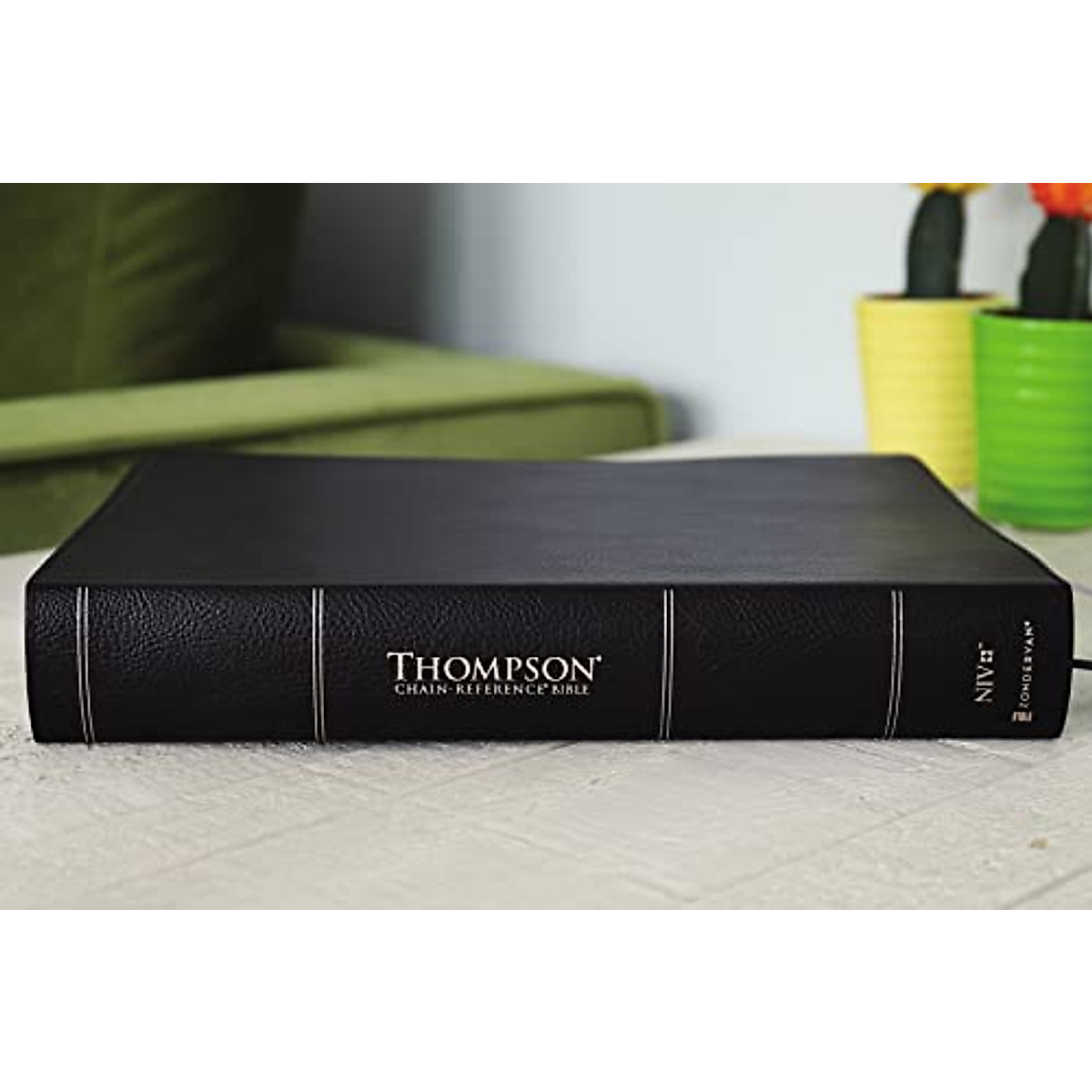 NIV, Thompson Chain-Reference Bible, Large Print, European Bonded Leather, Black, Thumb Indexed, Red Letter, Comfort Print