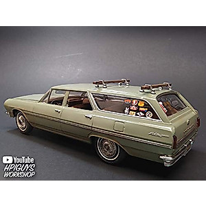 AMT 1965 Chevelle Surf Wagon 1:25 Scale Model Kit