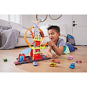 Hot Wheels Toy Car Track Set City Super Loop Fire Station & 1:64 Scale Firetruck, Connects to Other Sets
