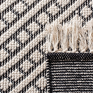 SAFAVIEH Natura Collection 2' 3" x 4' Ivory / Black NAT357A Handmade Boho Tassel Wool Entryway Living Room Foyer Bedroom Accent Rug