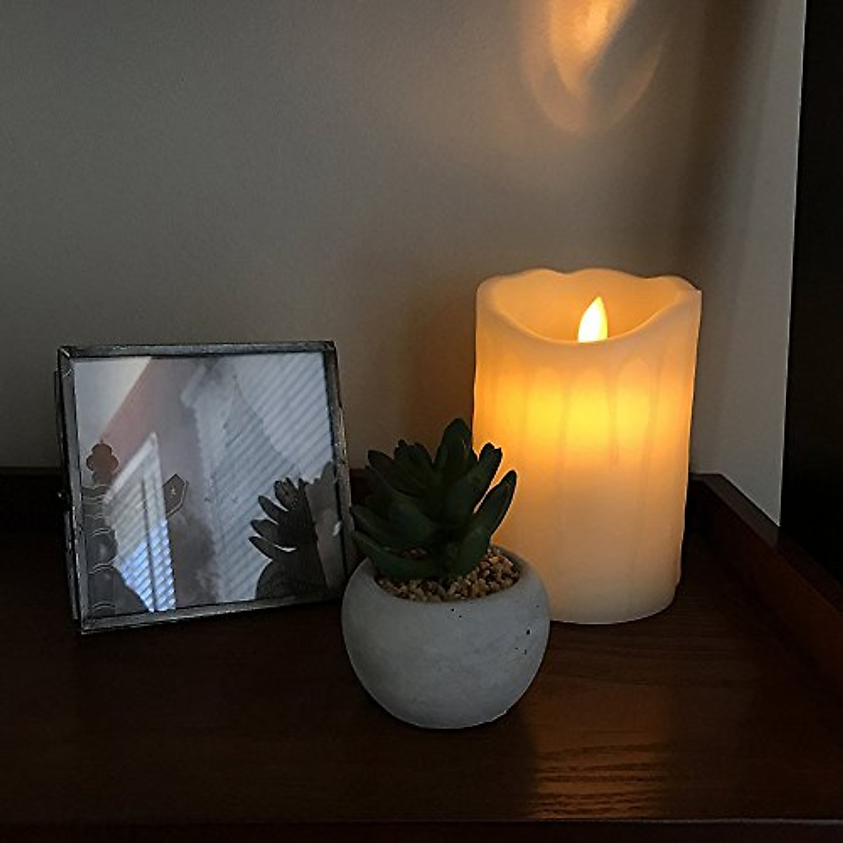 Bello Luna 5.9in LED Wickless Candle Tear Wave Shaped Rechargeable and Environmental Flickering Candle with Remote Control