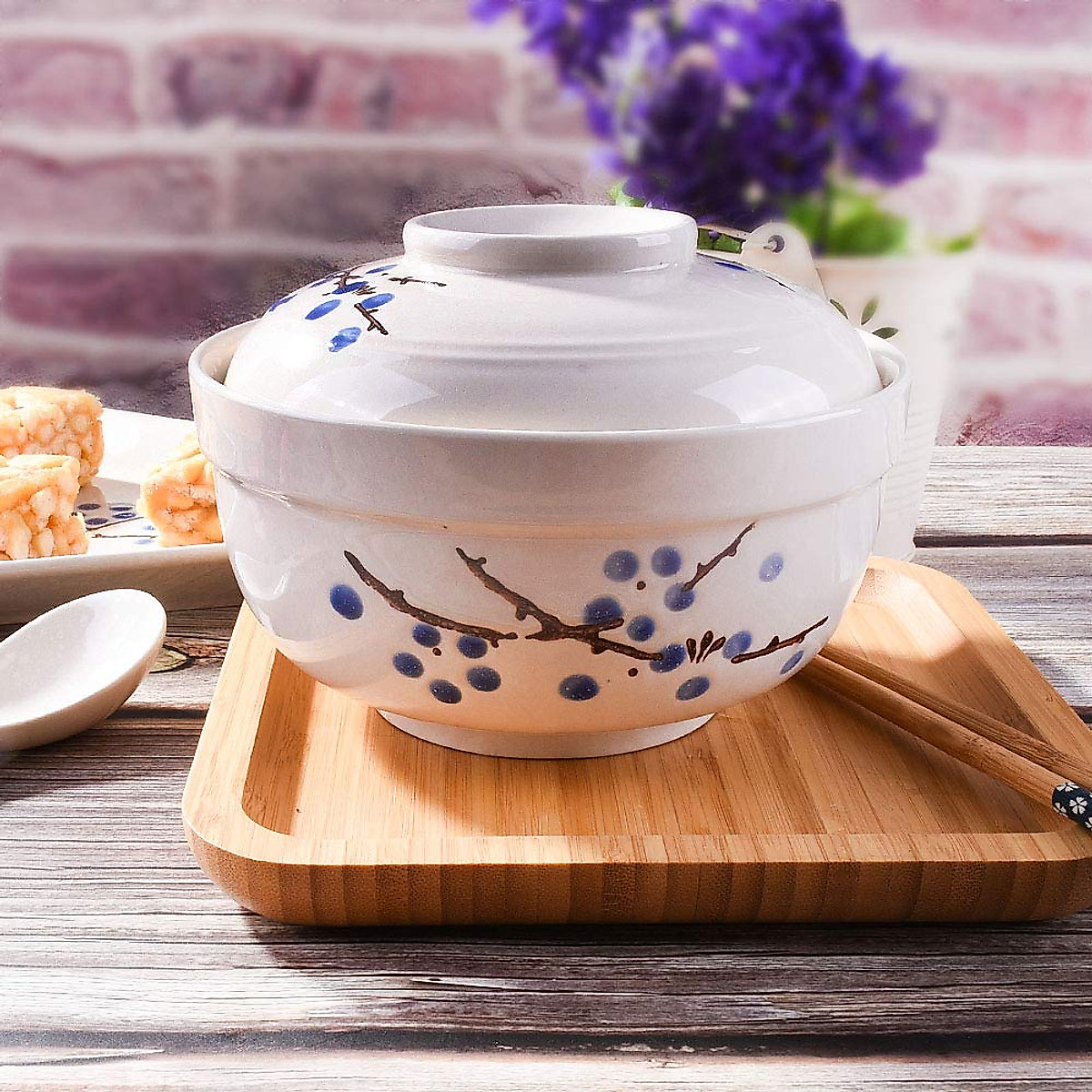 Whitenesser Ramen Bowl with Lid, Japanese Style 27.5 OZ Big Ceramic Bowl with Lid and for Soup Rice Noodle and Porridge, Microwave Oven Safety (Blue Flower)