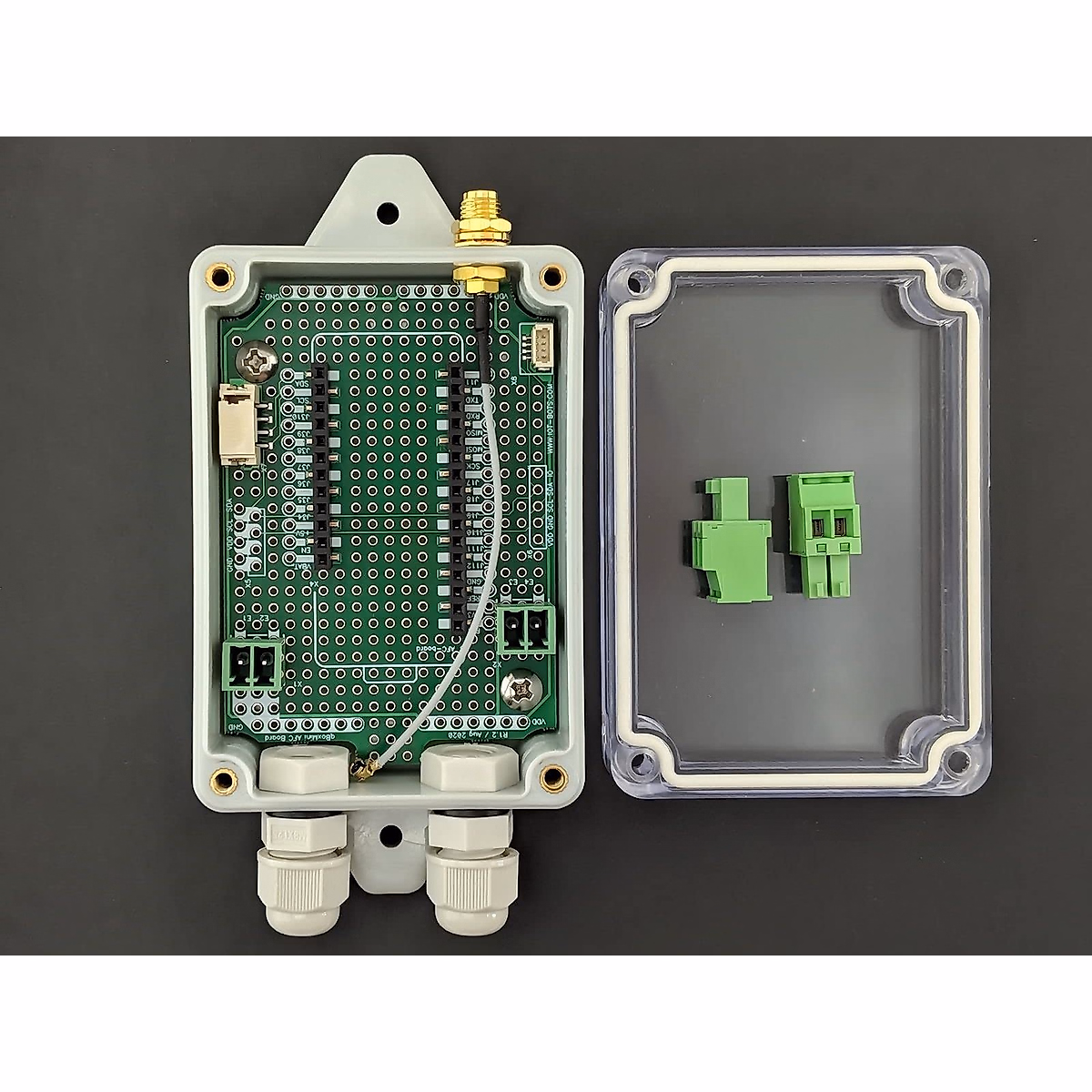 qBoxMini AFC DIY IOT Enclosure Kit (One SMA), IOT Enclosure for Feather ESP32 Cellular LoRa WiFi Arduino Board, Waterproof IP65 Enclosure with Glands, prototyping PCB, connectors Set and SMA