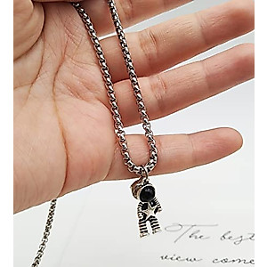 WAINIS 2 Pcs Stainless Steel Couples Necklaces Astronomy Spaceman Matching Couple Necklaces Valentine’s Day Gift for Him Her or Best Friends Jewelry