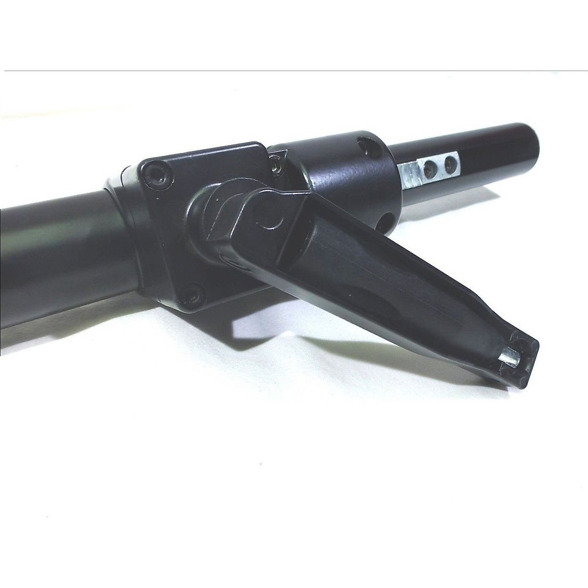 One (1) Pair LASE 101 Speaker Sub Pole Mount Crank System with folding hand crank.