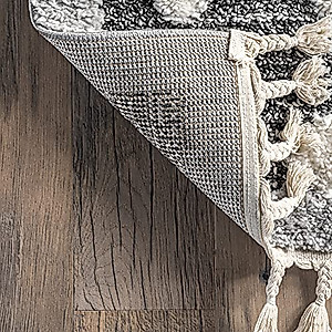 nuLOOM Saveah High Low Soft Shaggy Moroccan Diamond Tassel Area Rug, 4x6, Grey