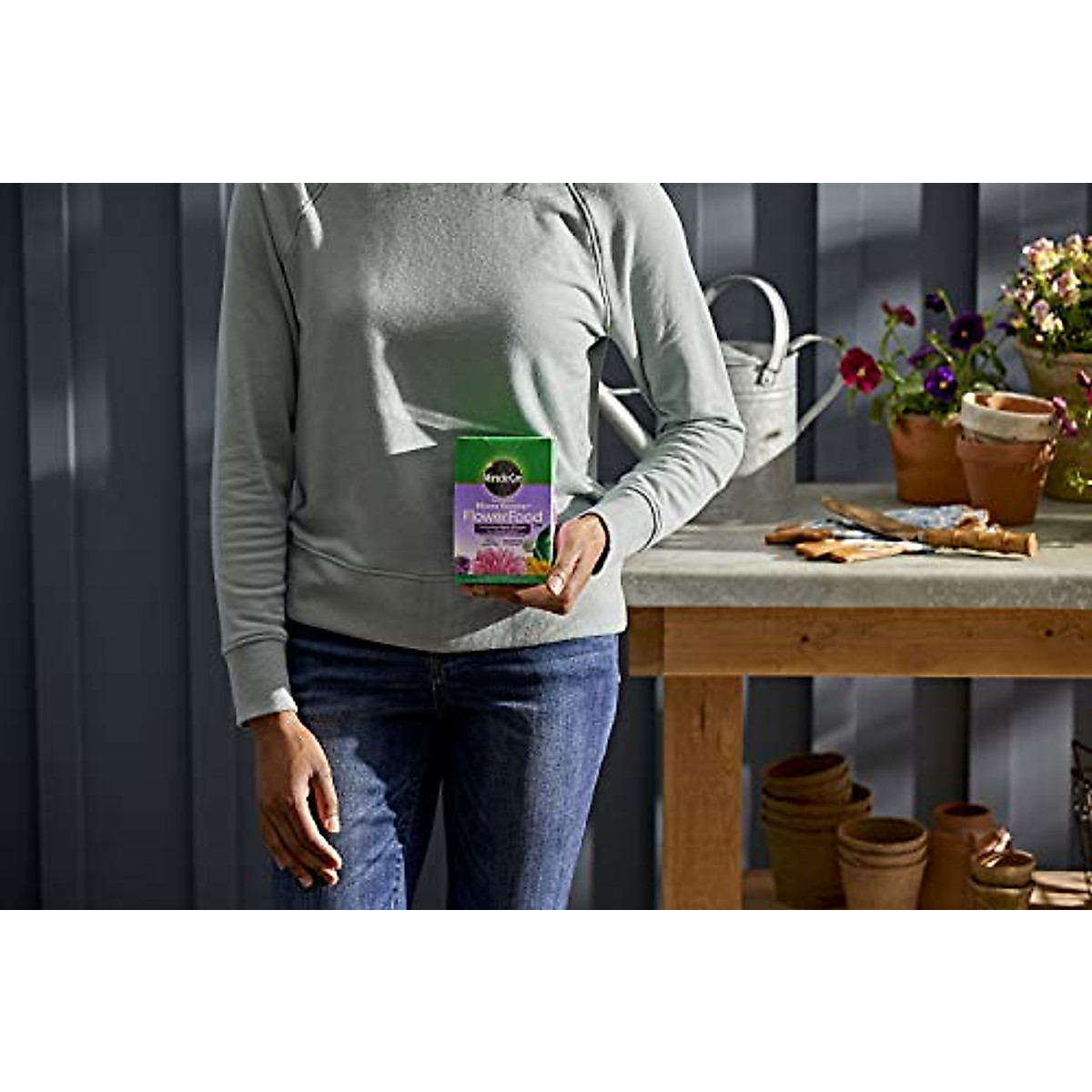 Miracle-Gro 1001921 Water Soluble Flower Food, 1.5 lb