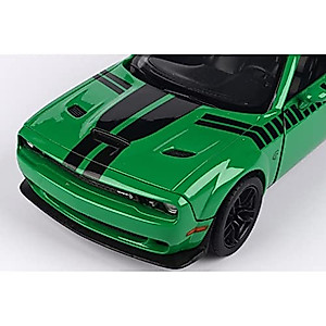 Motormax 2018 Dodge Challenger SRT Hellcat Widebody Green with Black Stripes GT Racing Series 1/24 Diecast Model Car 73786
