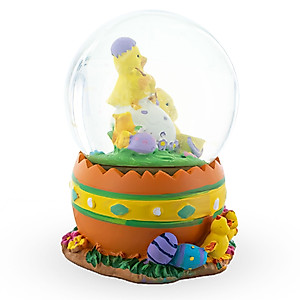 Easter Egg Delight: Mini Water Snow Globe with Chicks Decorating