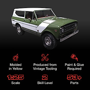 AMT 1977 International Harvester Scout II 1:25 Scale Model Kit