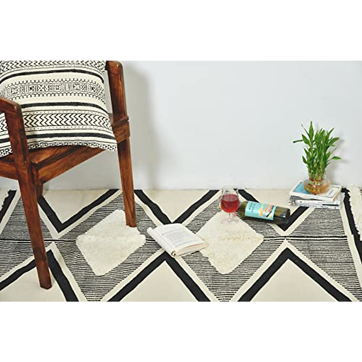 HOMEMONDE Boho Tufted Small Area Rug Washable 2x3 ft Cotton Geometric Woven Farmhouse Shaggy Throw Area Rug with Tassels for Entryway, Doormat, Kitchen Home Decor