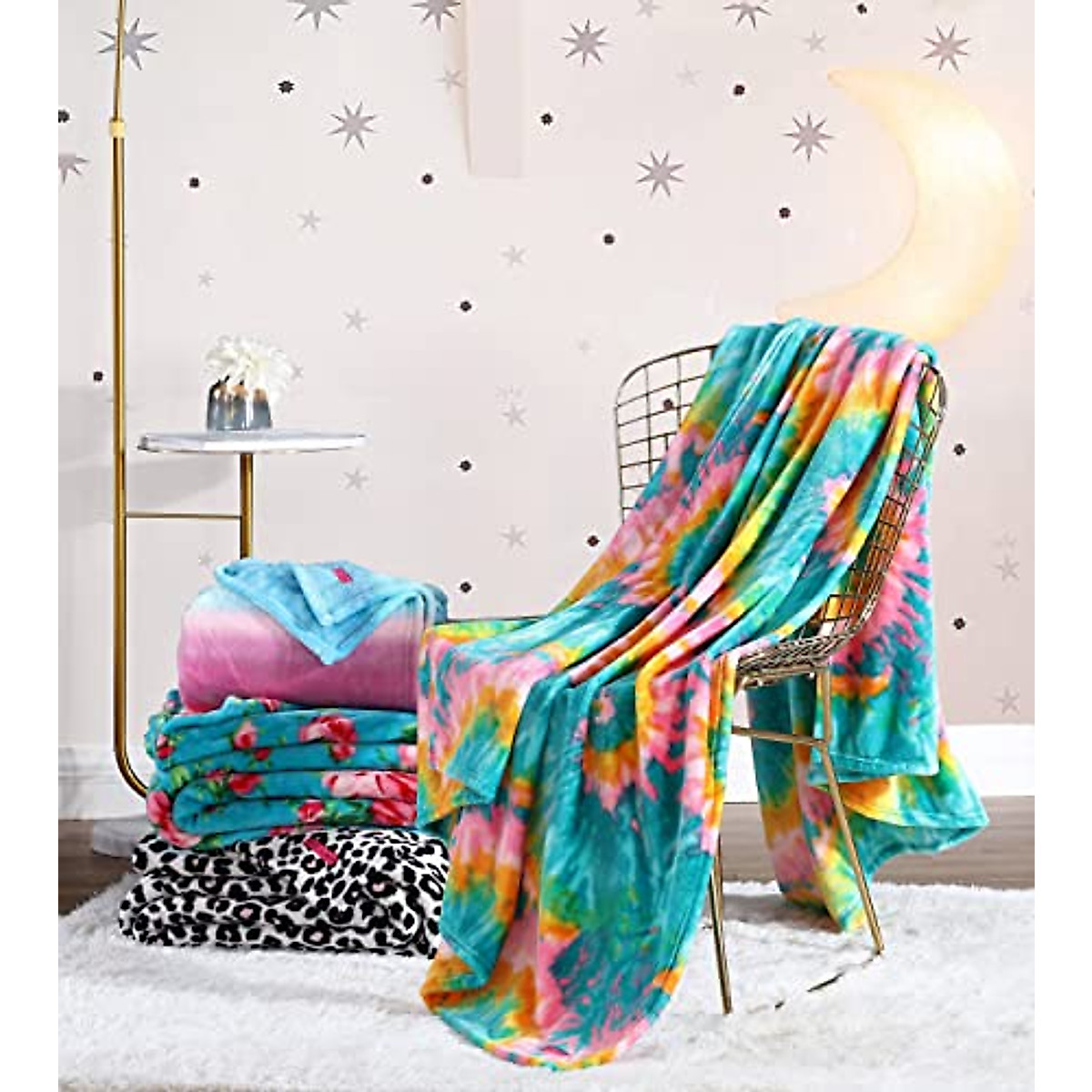 Betsey Johnson | Fleece Collection | Blanket - Ultra Soft & Cozy Plush Fleece, Lightweight & Warm, Perfect for Bed or Couch, King, Ombre