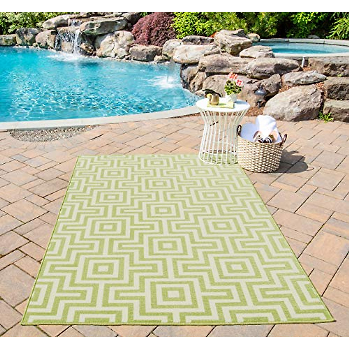 Momeni Rugs , Baja Collection Contemporary Indoor & Outdoor Area Rug, Easy to Clean, UV protected & Fade Resistant, 2'3" x 7'6" Runner, Green