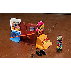 Hot Wheels Skate - Skatepark - Exclusive Board and Shoes (Donut Skatepark)