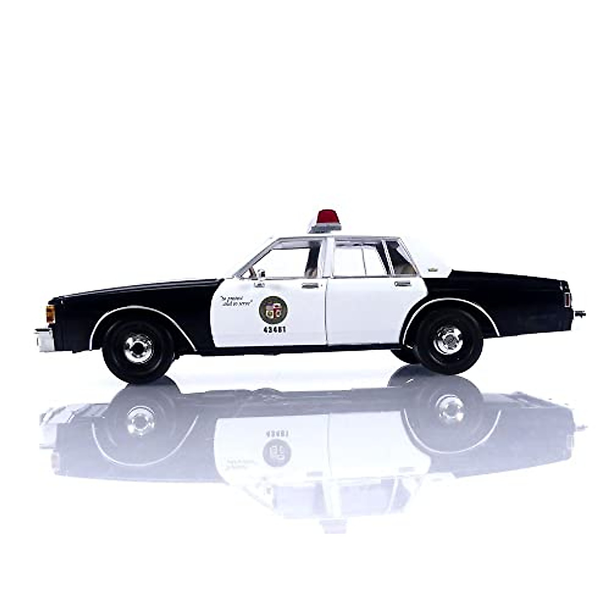 Greenlight 1986 Chevrolet Caprice Black and White LAPD (Los Angeles Police Department) MacGyver (1985-1992) TV Series Artisan Collection 1/18 Diecast Model Car