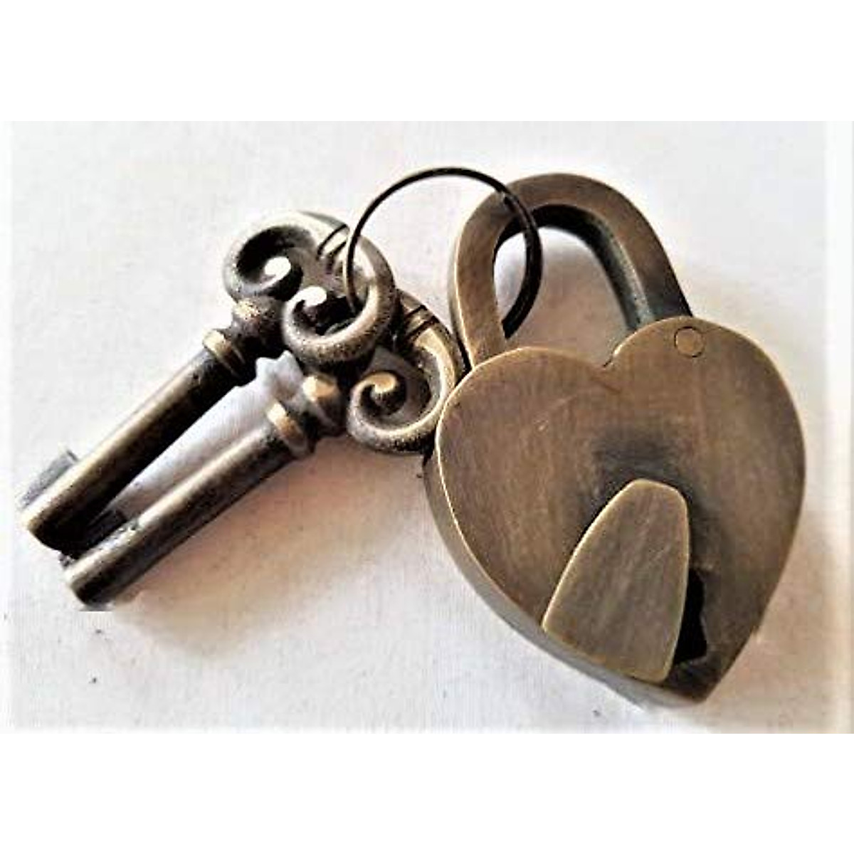 VTG. Small Love Valentines Paris Heart Lock w 2 Skeleton Keys Brass 2 5/8" #L8